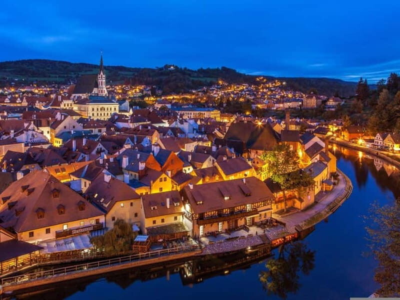 Prague: Transfer to Vienna via fabulous Cesky Krumlov - An Authentic Day from Prague to Vienna: A Detailed Look
