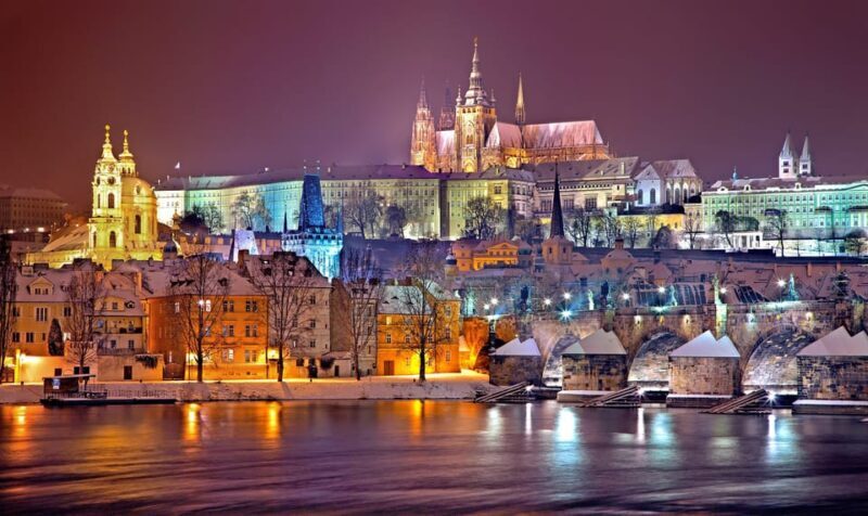 Prague : Visite insolite avec un guide journaliste français - Key Points