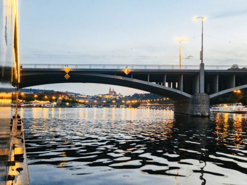 Prague: Vltava River Night Cruise with Buffet - Key Points