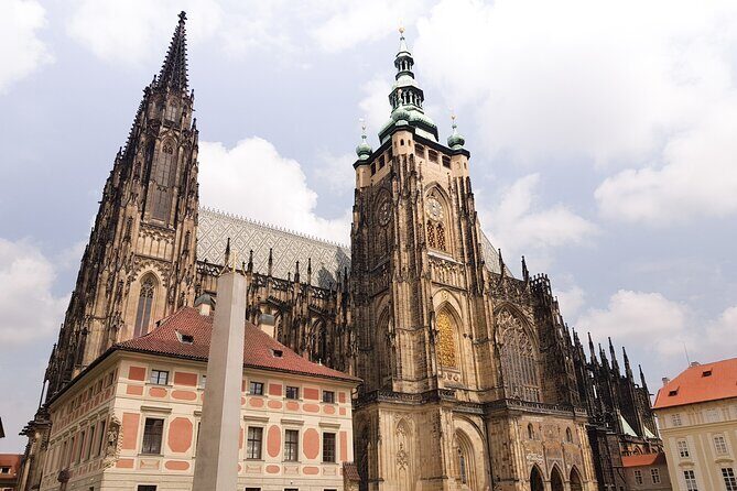 Prague Walking Tour with River Boat Cruise and Lunch - 6 hours - FAQ
