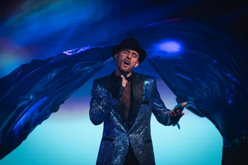 Prague:Breathtaking Cabaret Show with 4-Course Dinner Option - The Venue and Its Atmosphere