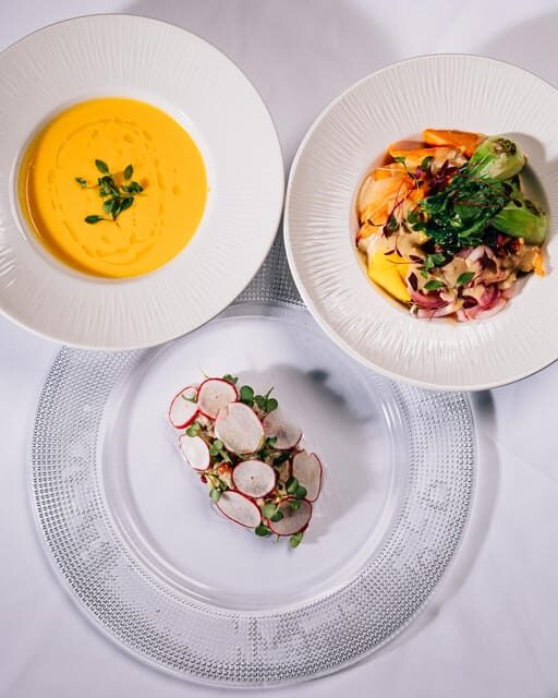 Prague:Breathtaking Cabaret Show with 4-Course Dinner Option - Timing and Group Size