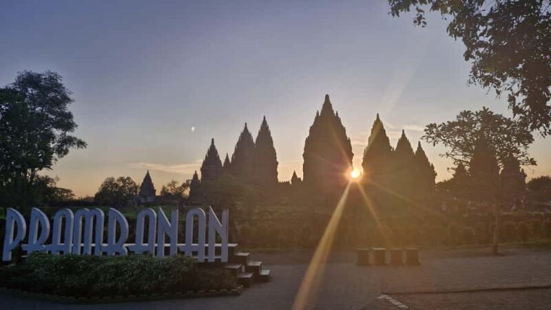 Prambanan, Borobudur Climb Up, & Mendut (Ticket Included) - How It Compares to Similar Experiences