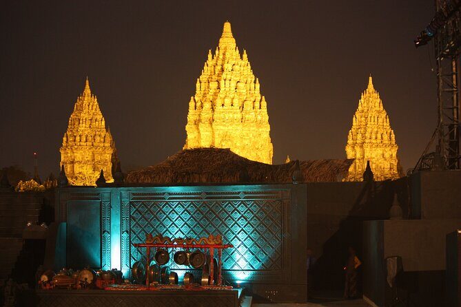 Prambanan Sunset and Ramayana Ballet with Dinner - Who Will Love This Tour?