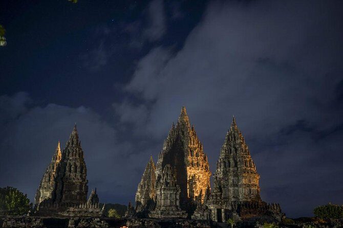 Prambanan Temple (Sunset)  Ramayana / Roro Jonggrang Ballet - Watching the Ramayana Ballet at Dusk