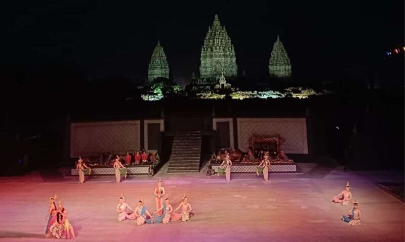 Prambanan : Watching Ramayana Ballet Performance With Dinner - Key Points