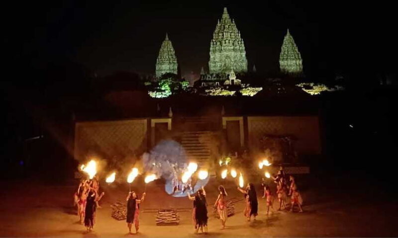 Prambanan : Watching Ramayana Ballet Performance With Dinner - A Well-Balanced Experience for Curious Travelers