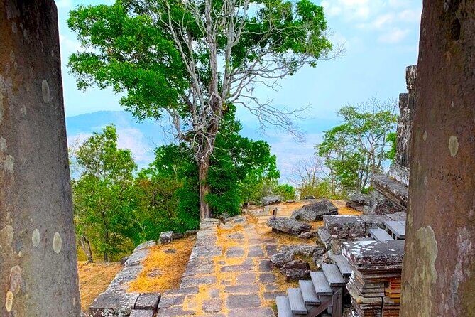 Preah Vihea x Beng Mealea x Koh Ker !! 12 hr private car charter - Accessibility & Suitability