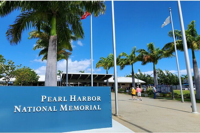 Premier Pearl Harbor and Hawaii Kingdom History Tour - Transportation and Group Size