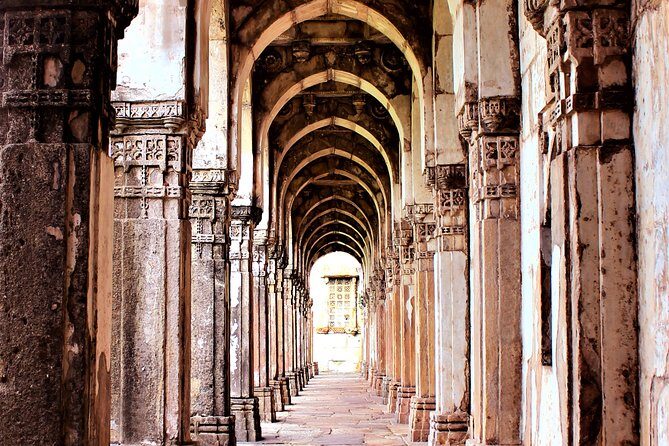 Premium 3 Days Tour To World's Tallest Statue, UNESCO Heritage Sites And Lothal - Who Will Love This Tour?