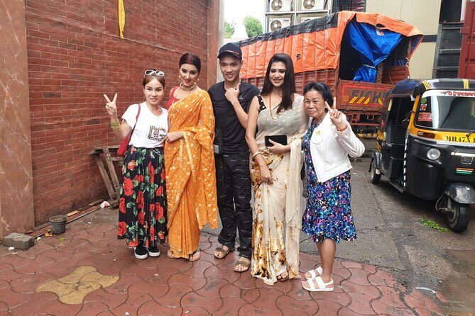 Premium Bollywood Tour Plus - Exploring the Heart of Mumbai: Dharavi Slum
