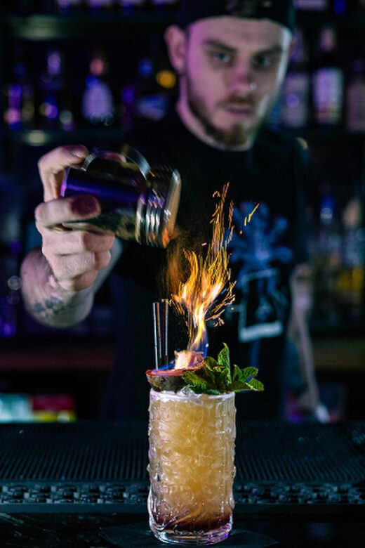 Premium Cocktail Class - Who Hosts the Experience?