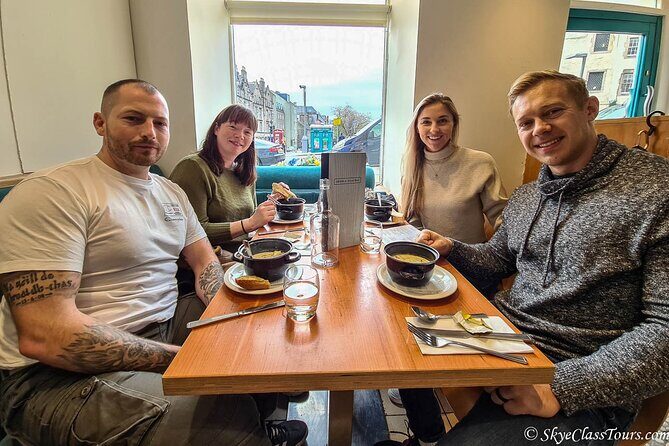 Premium Edinburgh Traditional Food Tour - Picture-Perfect Advocates Close