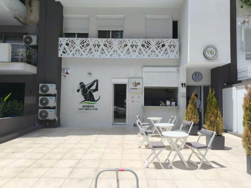 Premium Golf Simulator Experience in Moschato - Key Points