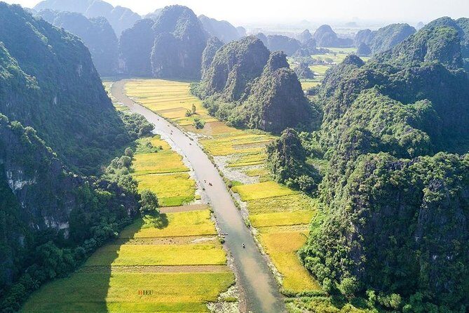 Premium Hoa lu - Trang An - Mua Cave with Buffet Lunch from Hanoi - An Authentic Day Trip to Ninh Binh from Hanoi