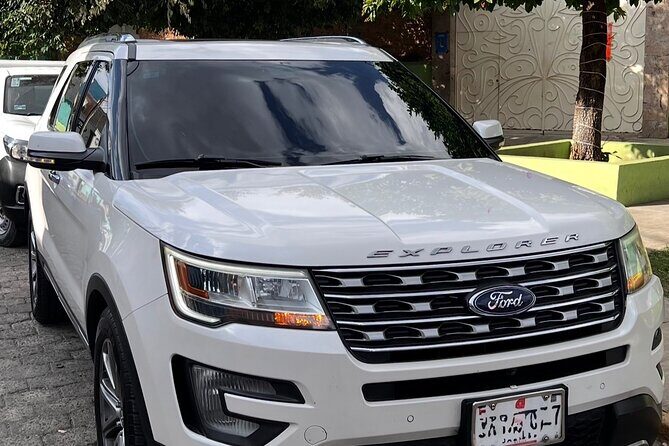 Premium SUV transportation from airport to destination - An in-depth look at the Premium SUV transfer service in Guadalajara