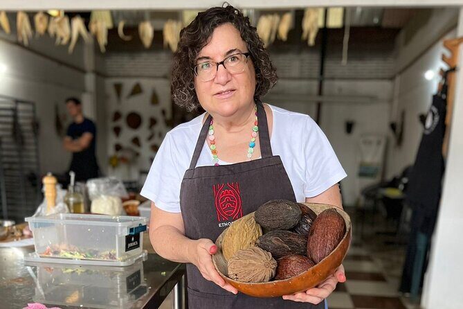 Prepare an Oaxacan Mole by a Traditional Cook - Making the Mole: From Market to Kitchen