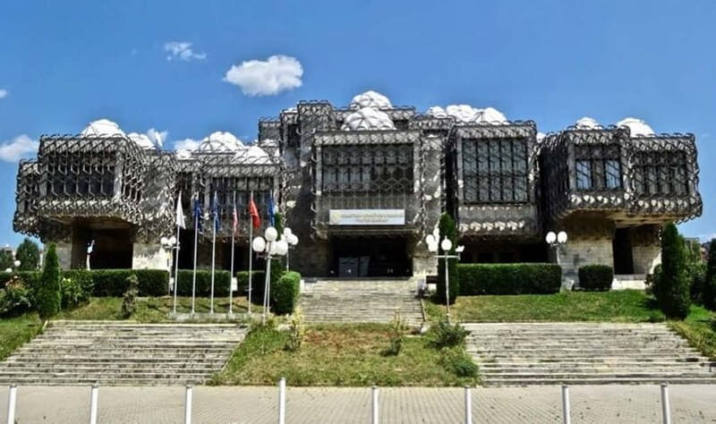 Pristina: Day Tour with Bear Sanctuary and Gadima Cave - City Walking Tour: Old and New Pristina