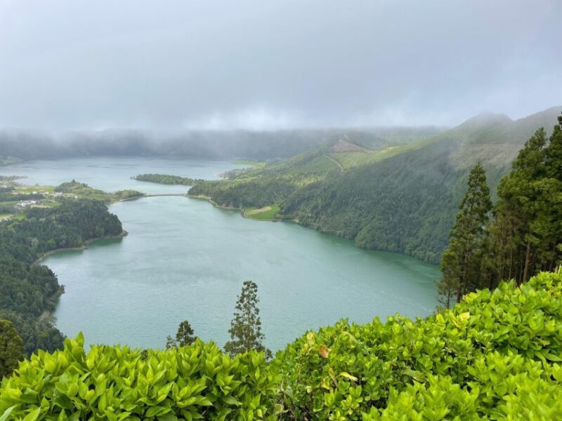 Privat van tour Sete Cidades, Lagoa do Fogo  volcanic lakes - Key Points