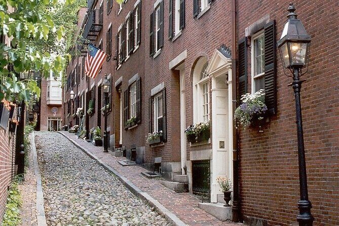 Private 1.5-Hour Freedom Trail Walking Tour with Costumed Guide - The Value of a Private Experience