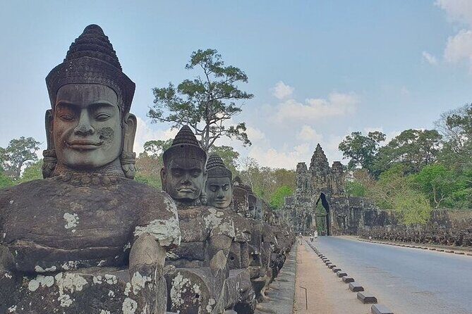 Private 1-Day Angkor Wat Sunrise Tour with German Tour Guide - Key Points