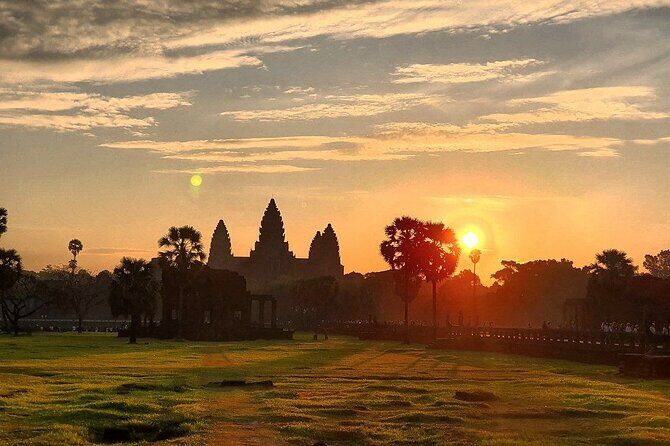Private 1-Day Angkor Wat Sunrise Tour with German Tour Guide - The Sum Up