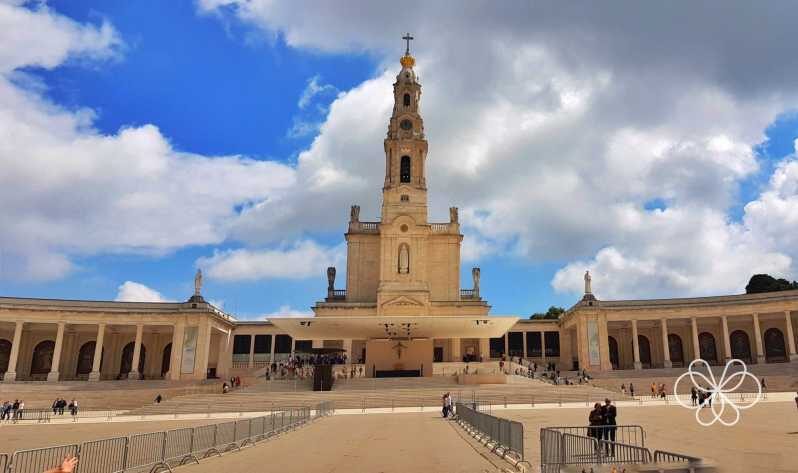 Private 1-Day Tour to Fátima Batalha Nazaré and Óbidos - Exploring Portugal in a Day: Fátima, Batalha, Nazaré, and Óbidos