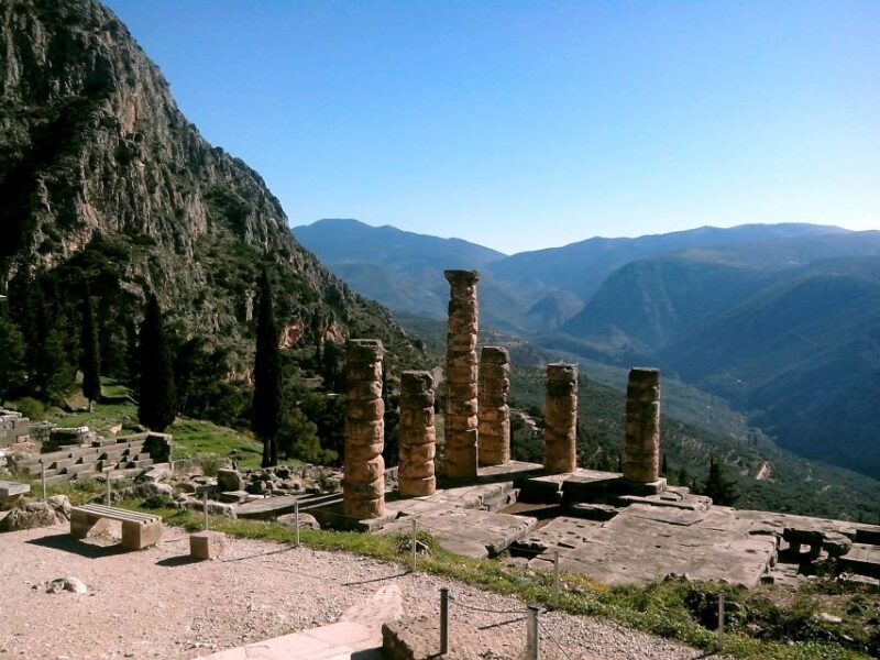 Private 2-Day Tour to Delphi, Meteora & Thermopylae - Day 2: Meteora – Monasteries on Sky-High Cliffs