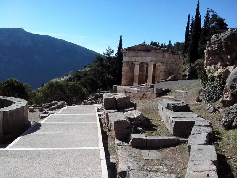 Private 2-Day Tour to Delphi, Meteora & Thermopylae - Practical Considerations