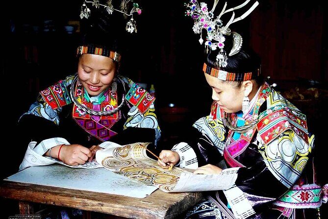 Private 2-day Tour:Visit Miao villages and learn about local traditional crafts - Key Points