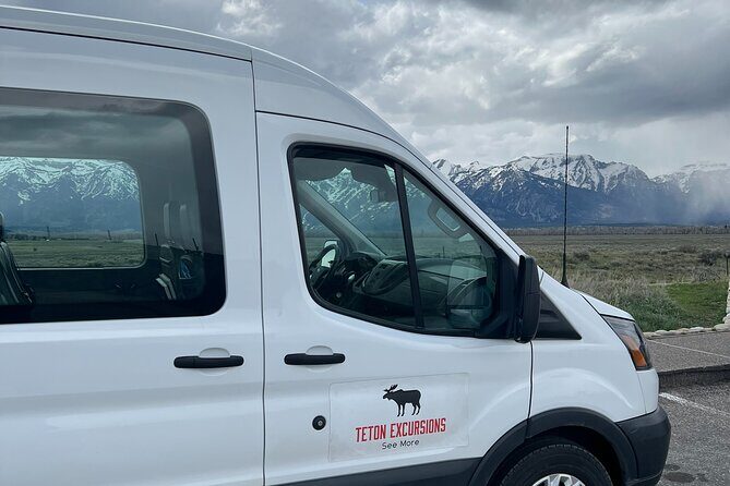 Private 2-Day Yellowstone Tour - Upper and Lower Loop - Key Points