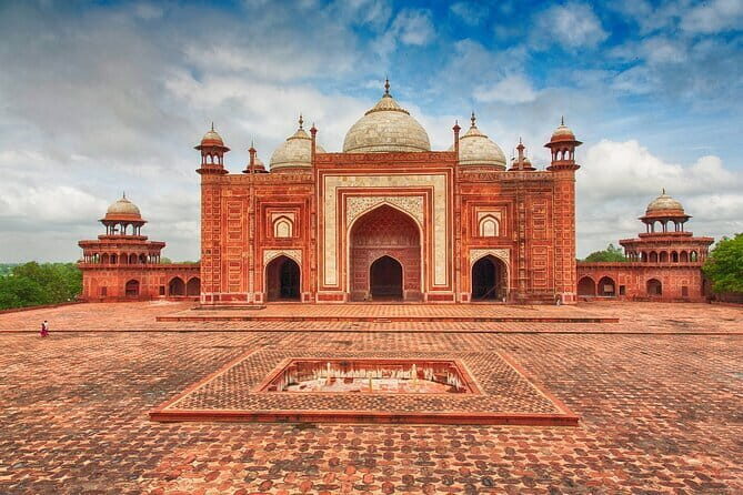 Private 2-Days Taj Mahal Tour with Fatehpur Sikri - A Thoughtful Two-Day Journey into India’s Architectural Marvels