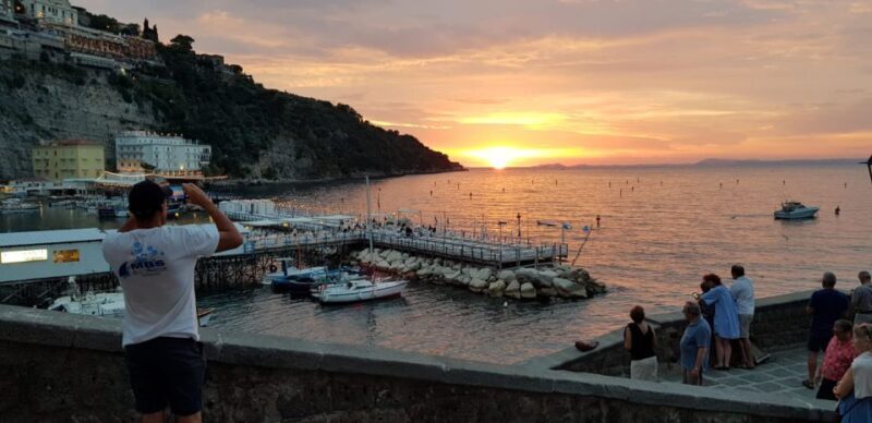 Private 2-Hour Boat Tour Along the Sorrento Coast - Itinerary Breakdown
