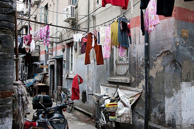 Private 2-Hour Shanghai Lanes and Alleyways Walking Tour - Sailing Through the Tour: A Step-by-Step