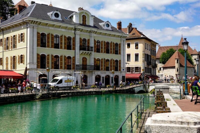 Private 2-hour Walking Tour of Annecy with official guide - The Value in Context