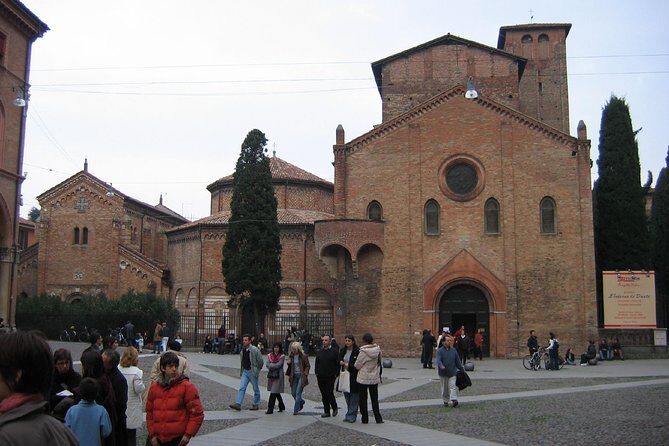 Private 3-hour Walking Tour of Bologna with private official tour guide - A Deep Dive into Bolognas Heart: What to Expect from the Tour