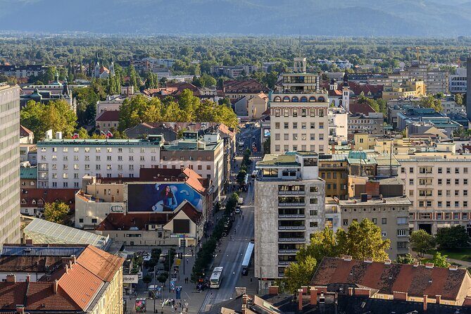 Private 3 hours walking Guided Immersion tour through Ljubljana - The Cost and the Experience