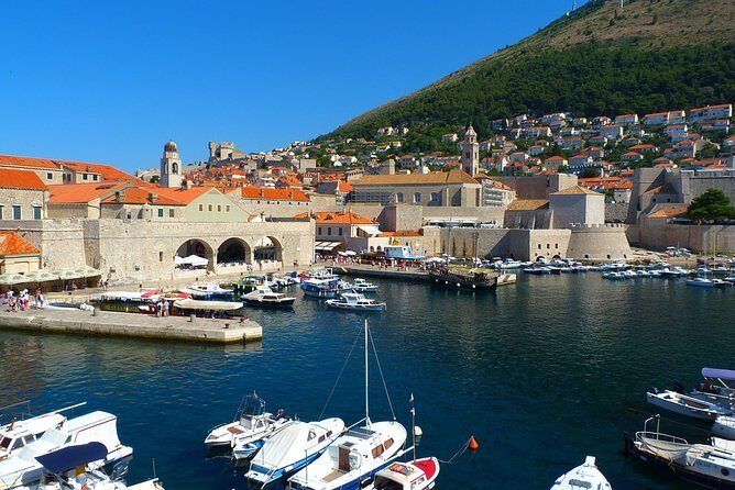 Private 3 hours walking tour of the Old Town with transfer - Who Should Book This Tour?