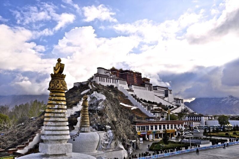 Private 3-Night Lhasa Trip - The Transport and Guides: Why They Make a Difference
