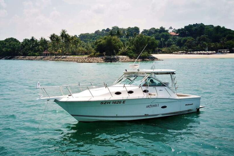 Private 34ft Yacht Charter to Lazarus Island - What to Expect on Your Lazarus Island Yacht Trip