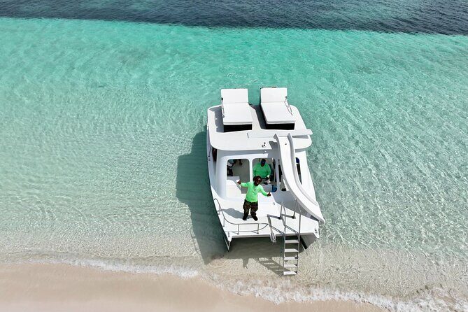 Private 4 Hour Power Catamaran Excursion in Grace Bay - An Introduction to the Power Catamaran Experience