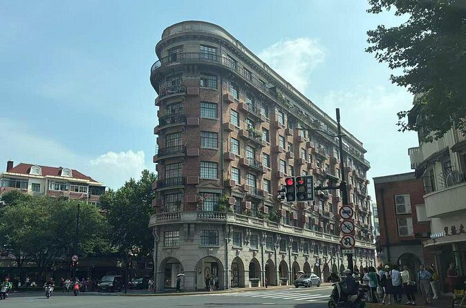 Private 4 Hour Shanghai Layover Tour with Airport Pickup - Who Should Consider This Experience?