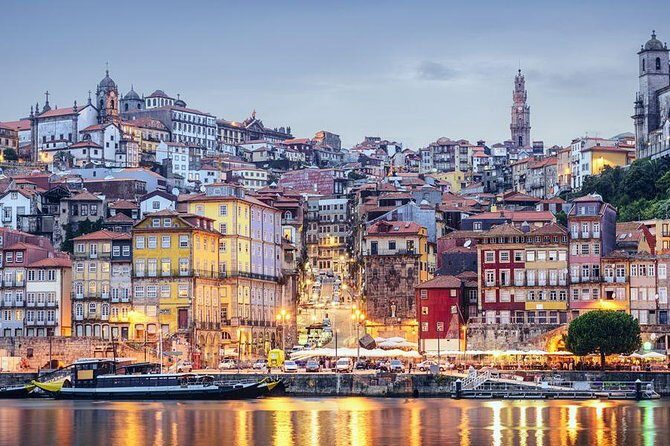 Private 4 hours tour of the "Main Monuments" in Oporto w/ pick up - Livraria Lello: A Bookstore Like No Other