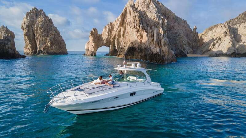 Private 45' Yacht in Cabo - Scenic Return and Sunset Views