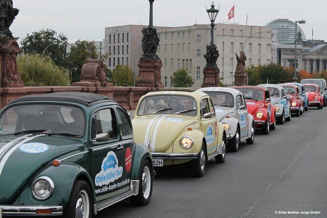 Private 4h Berlin Discovery Tour in an Oldtimer Volkswagen Beetle - An Authentic Vintage Ride Through Berlin