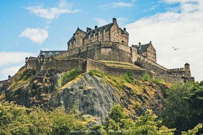 Private 4h Walking Tour in Edinburgh with Edinburgh Castle Tour - The Review Scoop: What Travelers Are Saying