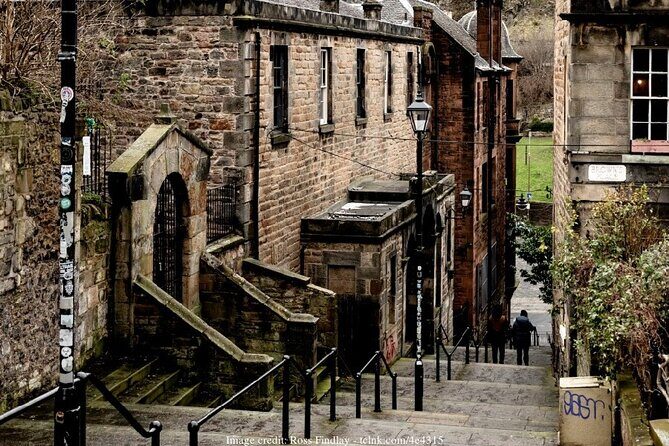 Private 4h Walking Tour in Edinburgh with Edinburgh Castle Tour - FAQs