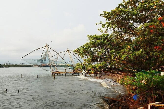 Private 7-Day Kerala Tour with Houseboat Cruise from Mumbai with 2-Way Flights - Starting the Journey: Mumbai to Kochi