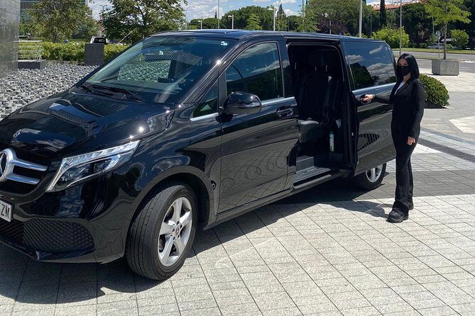 Private 8-hour tour to Braga and Guimaraes from Porto Hotel w/ driver and guide - FAQs