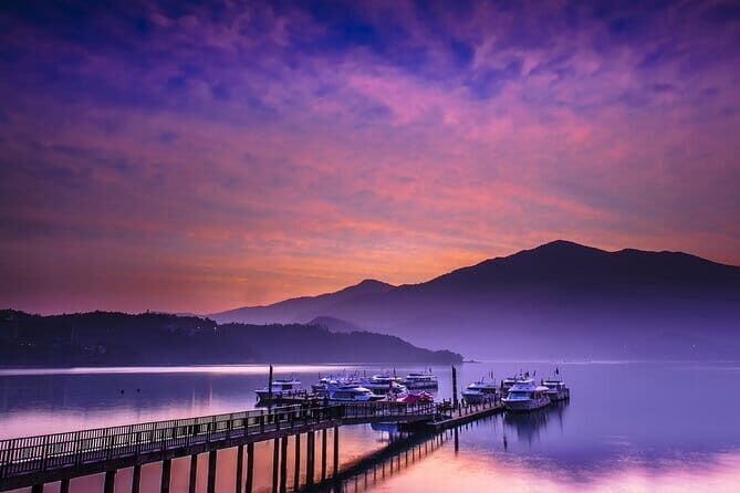 Private 9-Hour Sun Moon Lake Leisure Tour from Taichung ()! - Key Points